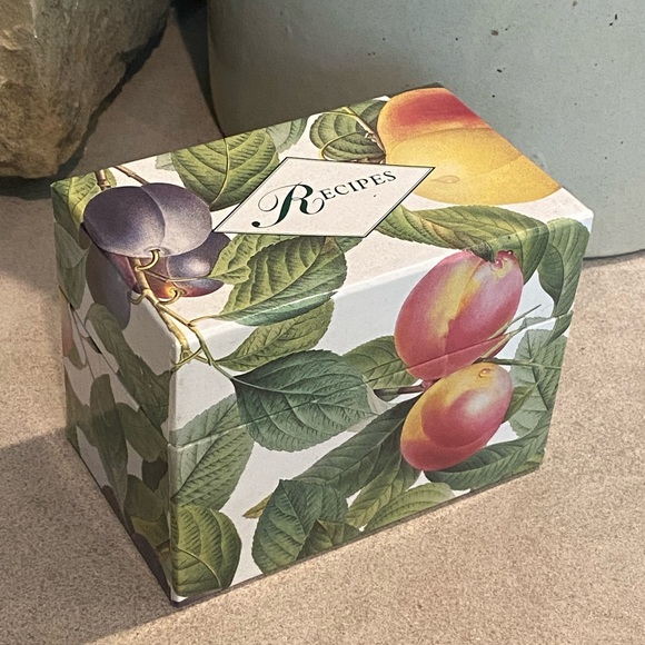 Markings | Kitchen | Vintage Kitchen Fruit Recipe Box With Dividers ...